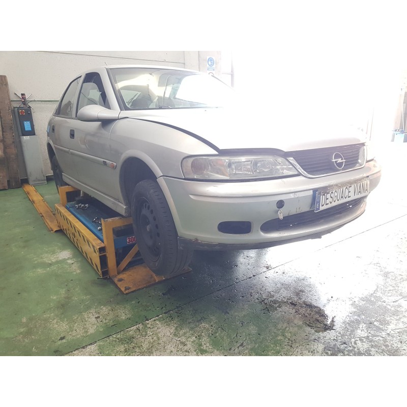 opel vectra b fastback (j96) del año 2000